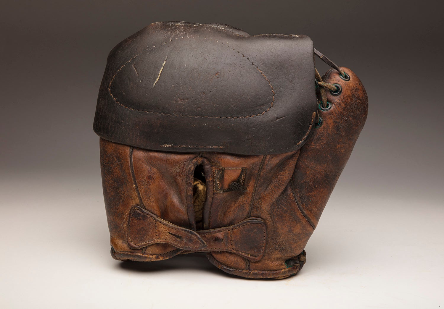 Syl Simon Glove | Baseball Hall of Fame