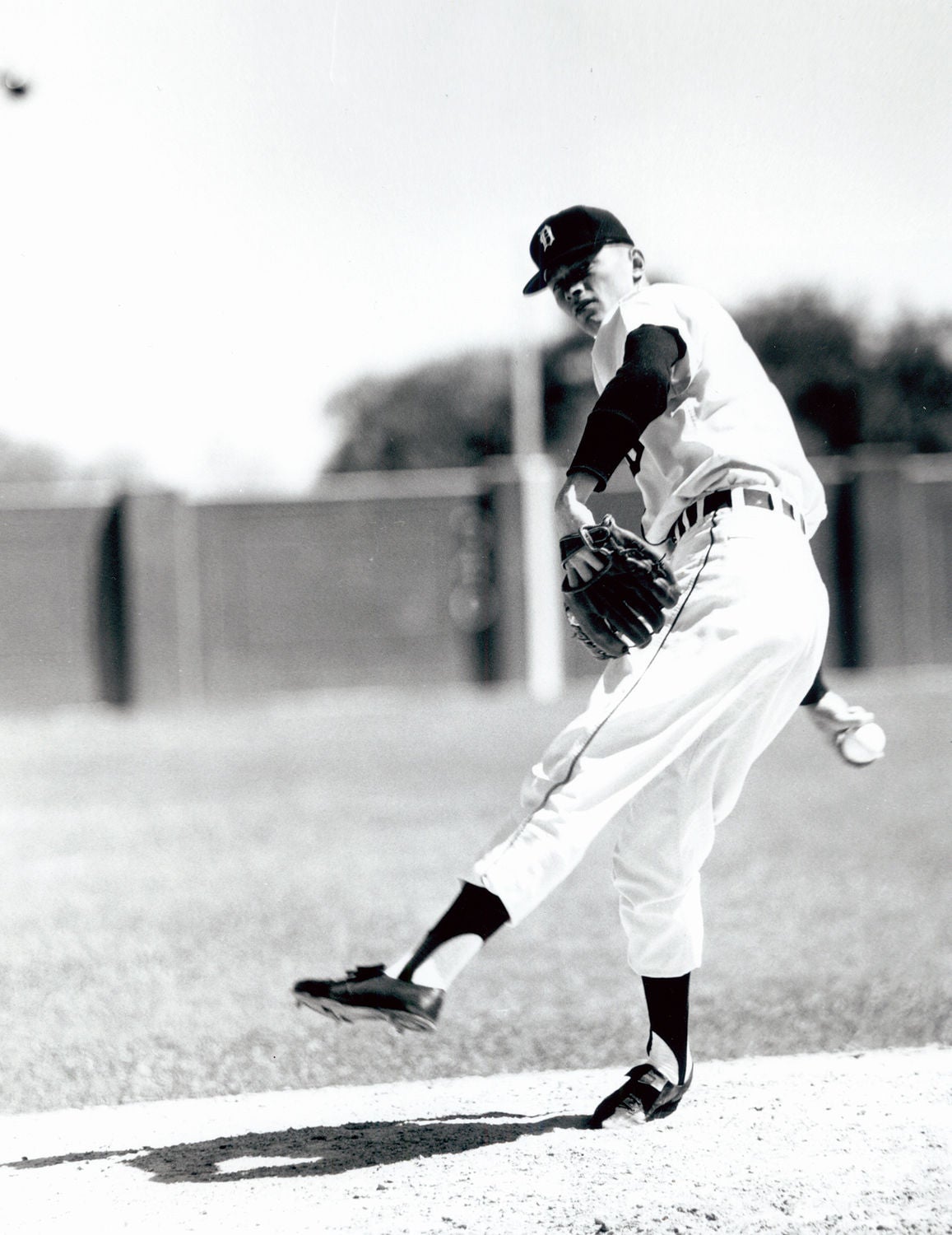 Jim Bunning throws a perfect game on Father’s Day to beat the New York ...