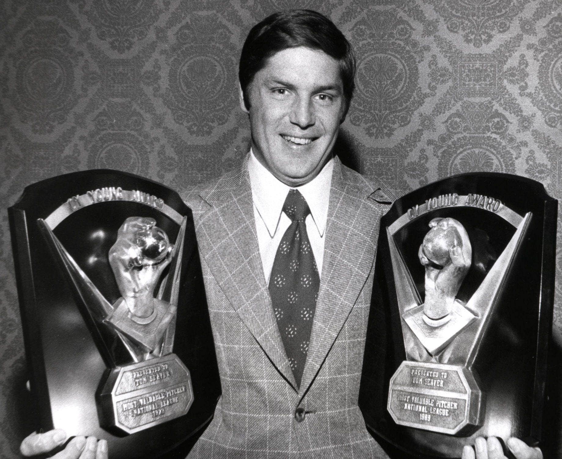 Tom Seaver Announces His Retirement | Baseball Hall of Fame