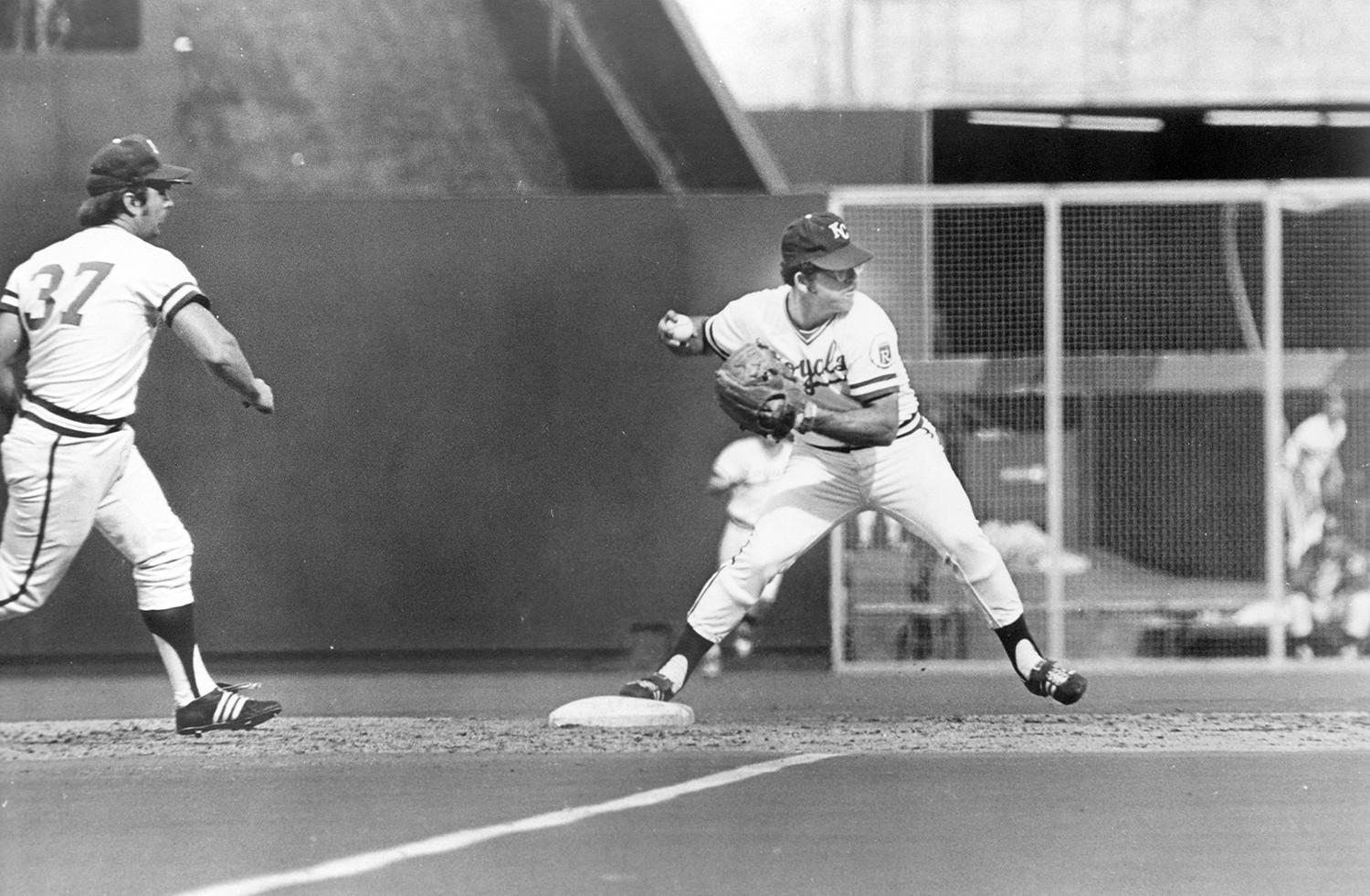 #CardCorner: 1963 Topps Cookie Rojas | Baseball Hall of Fame