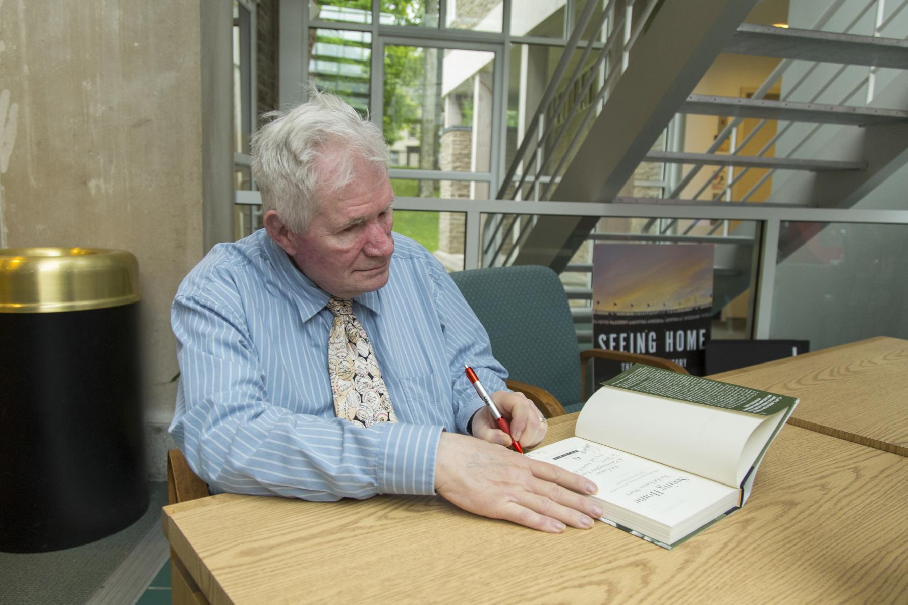 Blind sportswriter Ed Lucas reflects on remarkable career | Baseball ...