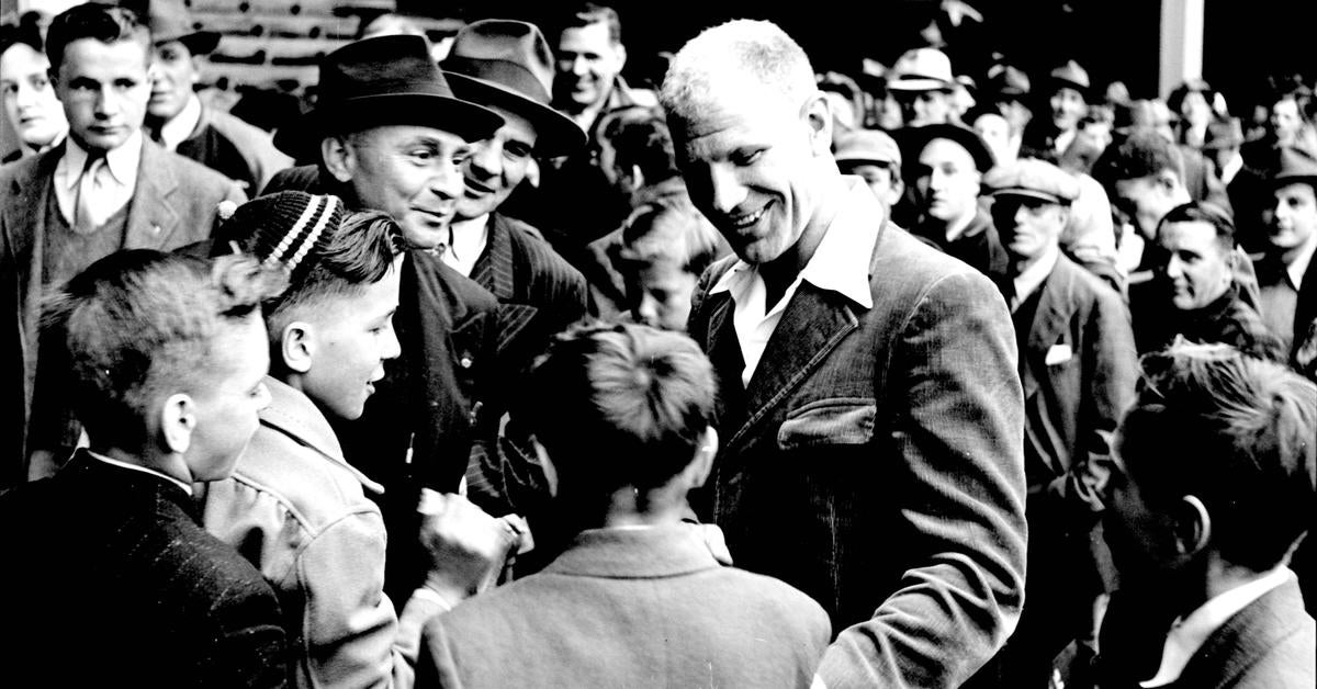 Veeck, Bill | Baseball Hall of Fame