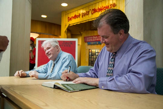 Blind sportswriter Ed Lucas reflects on remarkable career | Baseball ...