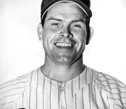 Luke Appling homers off Warren Spahn in Cracker Jack Old Timers Game at ...